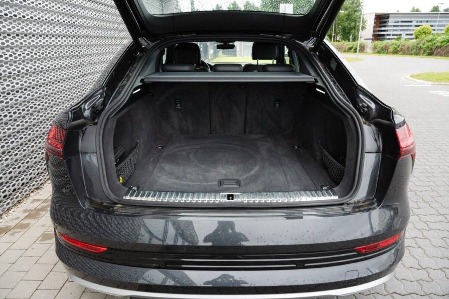 Pelēks Audi E-Tron 2023 Mārupe, ar dzinēja tilpumu 0.00 L un nobraukumu 35 tūkst. km par 39850 €, foto 33 vietnē AUTOMOTO.COM.LV