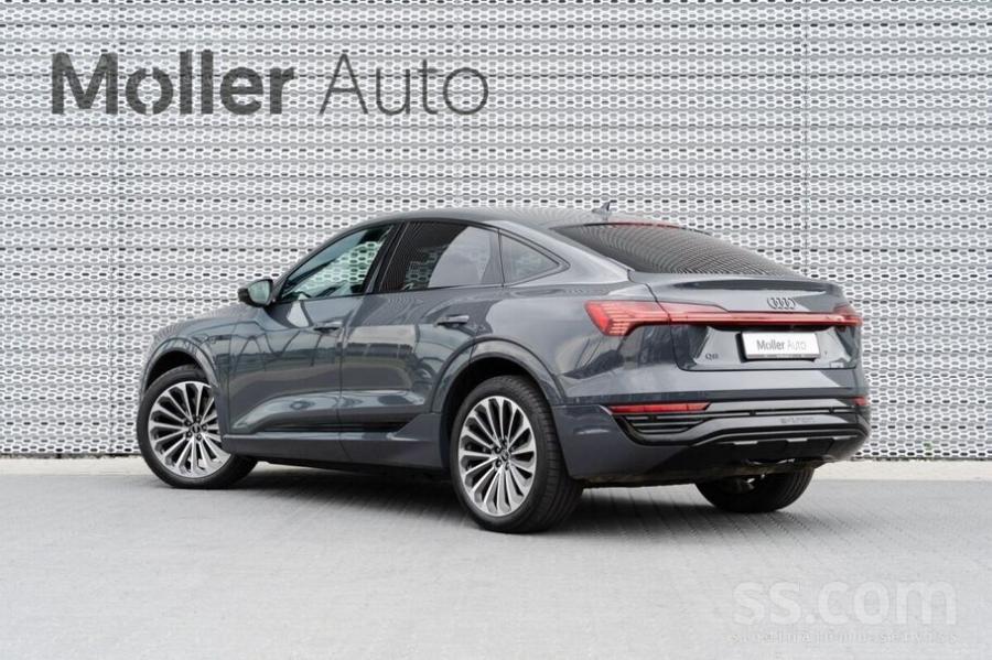 Grey Audi E-Tron 2023 in Riga, with an engine capacity of 0.00 L and mileage of 57 thousand km for 51900 €, photo 4 on AUTOMOTO.COM.LV
