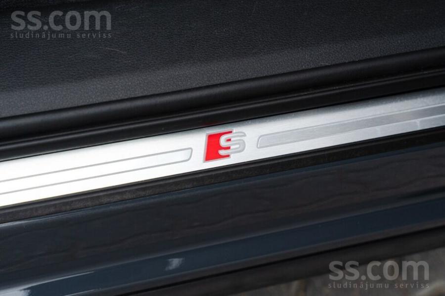 Grey Audi E-Tron 2023 in Riga, with an engine capacity of 0.00 L and mileage of 57 thousand km for 51900 €, photo 8 on AUTOMOTO.COM.LV