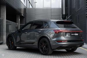 Grey Audi E-Tron 2023 in Vilnius, with an engine capacity of 0.00 L and mileage of 87 thousand km for 34900 €, photo 3 on AUTOMOTO.COM.LV