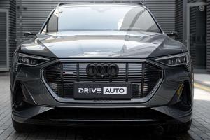 Grey Audi E-Tron 2023 in Vilnius, with an engine capacity of 0.00 L and mileage of 87 thousand km for 34900 €, photo 4 on AUTOMOTO.COM.LV