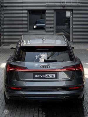 Grey Audi E-Tron 2023 in Vilnius, with an engine capacity of 0.00 L and mileage of 87 thousand km for 34900 €, photo 14 on AUTOMOTO.COM.LV