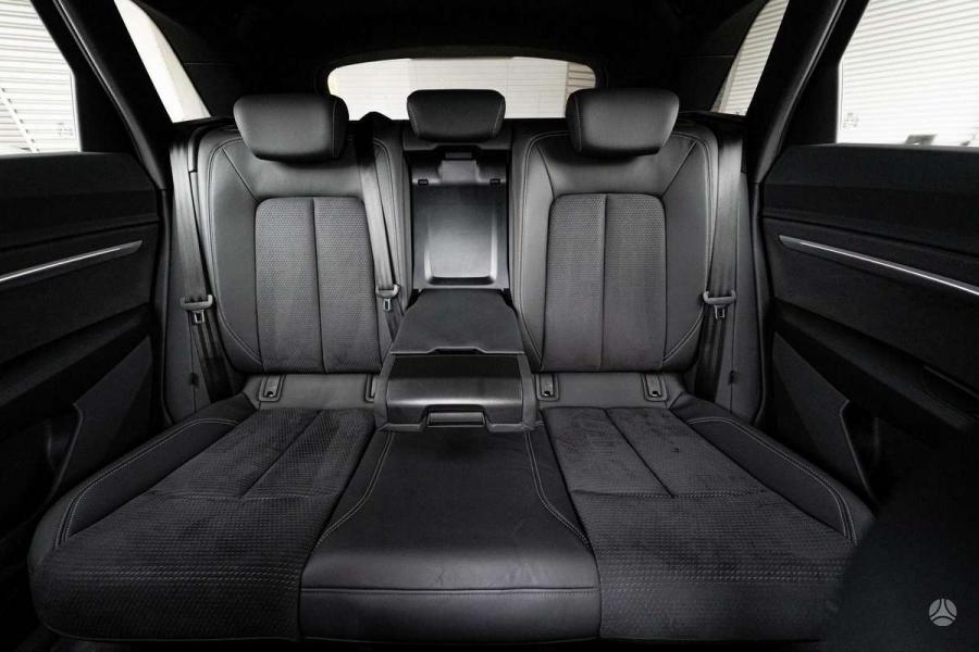 Grey Audi E-Tron 2023 in Vilnius, with an engine capacity of 0.00 L and mileage of 87 thousand km for 34900 €, photo 19 on AUTOMOTO.COM.LV