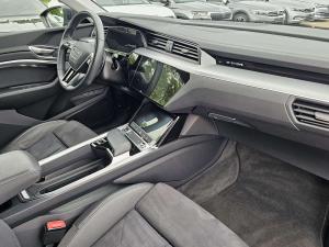 Grey Audi E-Tron 2023 in Vilnius, with an engine capacity of 0.00 L and mileage of 46 thousand km for 36000 €, photo 14 on AUTOMOTO.COM.LV