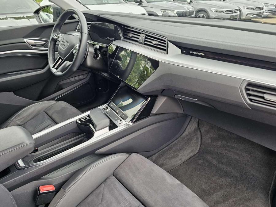 Grey Audi E-Tron 2023 in Vilnius, with an engine capacity of 0.00 L and mileage of 46 thousand km for 36000 €, photo 14 on AUTOMOTO.COM.LV
