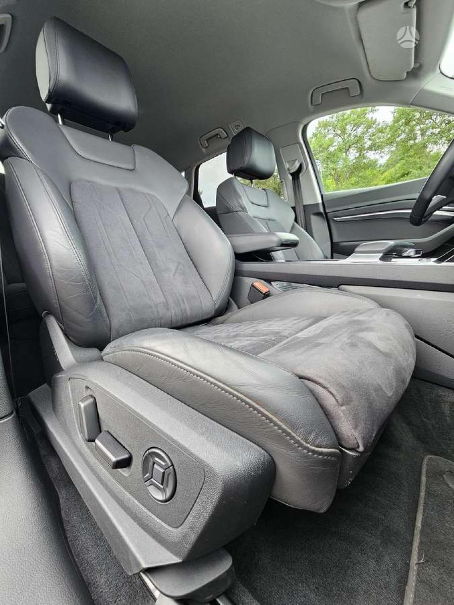 Grey Audi E-Tron 2023 in Vilnius, with an engine capacity of 0.00 L and mileage of 46 thousand km for 36000 €, photo 15 on AUTOMOTO.COM.LV