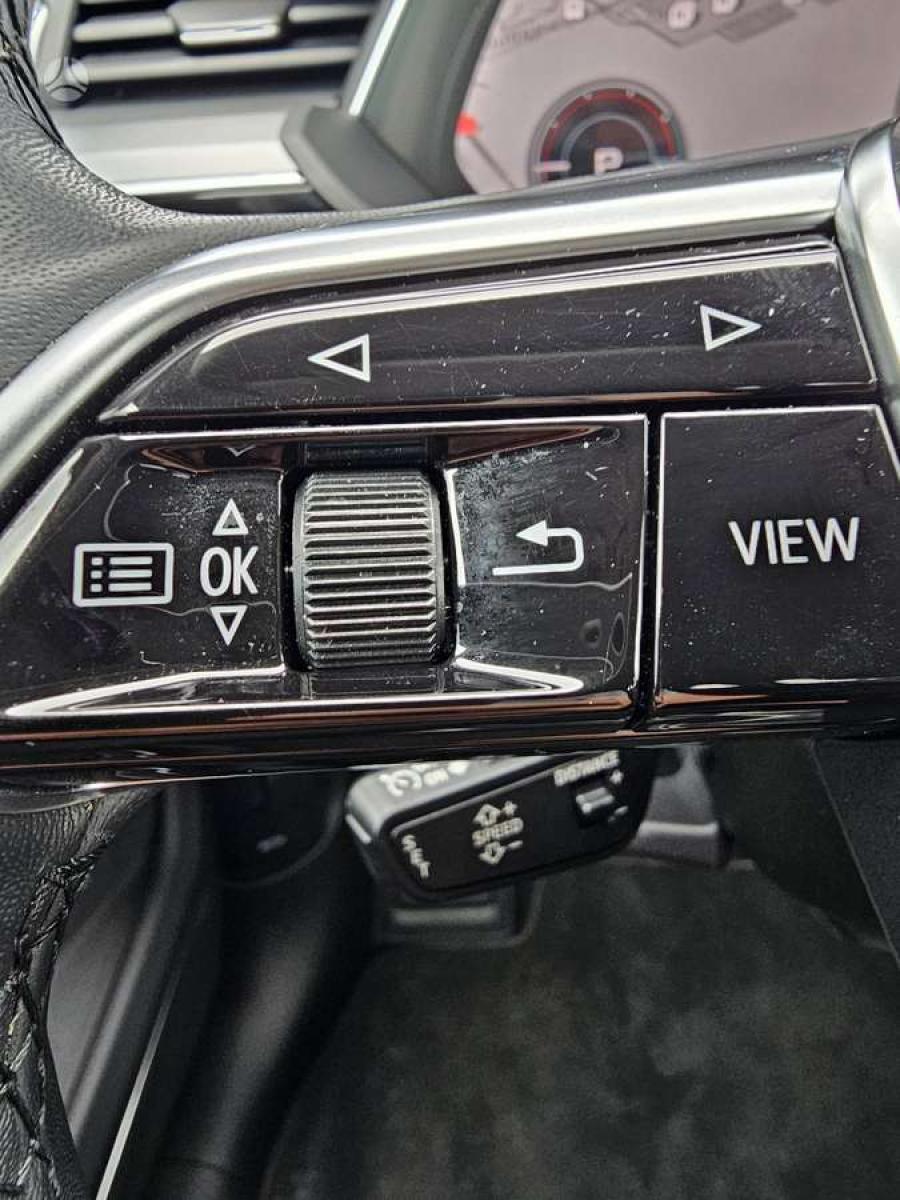 Grey Audi E-Tron 2023 in Vilnius, with an engine capacity of 0.00 L and mileage of 46 thousand km for 36000 €, photo 30 on AUTOMOTO.COM.LV