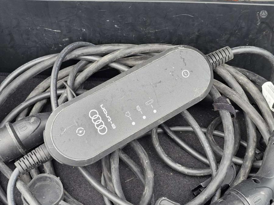 Grey Audi E-Tron 2023 in Vilnius, with an engine capacity of 0.00 L and mileage of 46 thousand km for 36000 €, photo 31 on AUTOMOTO.COM.LV