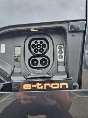Grey Audi E-Tron 2023 in Vilnius, with an engine capacity of 0.00 L and mileage of 46 thousand km for 36000 €, photo 32 on AUTOMOTO.COM.LV