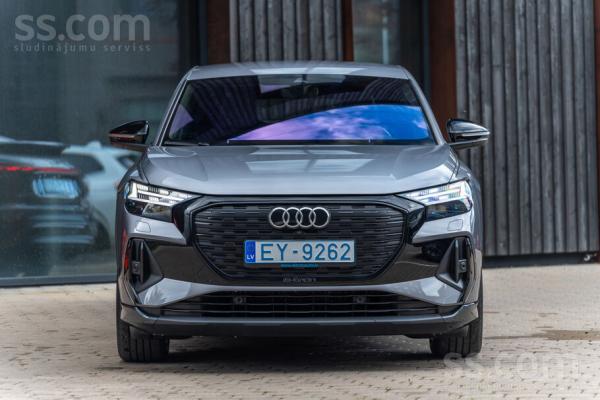 Grey Audi E-Tron 2023 in Riga, with an engine capacity of 0.00 L and mileage of 48 thousand km for 38900 €, photo 8 on AUTOMOTO.COM.LV