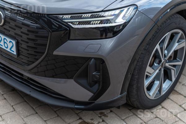 Grey Audi E-Tron 2023 in Riga, with an engine capacity of 0.00 L and mileage of 48 thousand km for 38900 €, photo 10 on AUTOMOTO.COM.LV