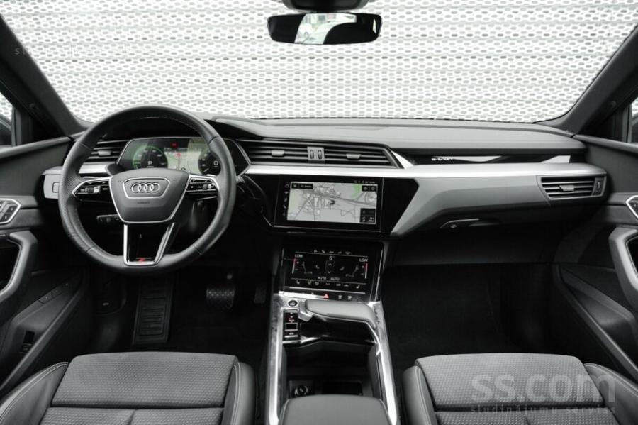 Grey Audi E-Tron 2023 in Riga, with an engine capacity of 0.00 L and mileage of 78 thousand km for 38150 €, photo 7 on AUTOMOTO.COM.LV