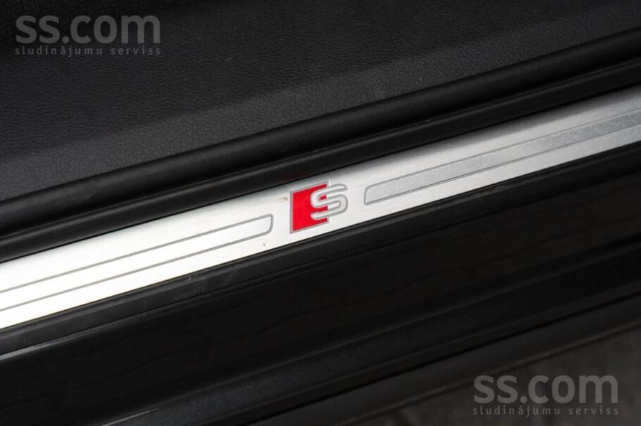 Grey Audi E-Tron 2023 in Riga, with an engine capacity of 0.00 L and mileage of 78 thousand km for 38150 €, photo 12 on AUTOMOTO.COM.LV