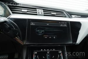 Grey Audi E-Tron 2023 in Riga, with an engine capacity of 0.00 L and mileage of 78 thousand km for 38150 €, photo 22 on AUTOMOTO.COM.LV