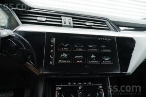 Grey Audi E-Tron 2023 in Riga, with an engine capacity of 0.00 L and mileage of 78 thousand km for 38150 €, photo 24 on AUTOMOTO.COM.LV