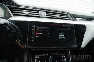 Grey Audi E-Tron 2023 in Riga, with an engine capacity of 0.00 L and mileage of 78 thousand km for 38150 €, photo 26 on AUTOMOTO.COM.LV