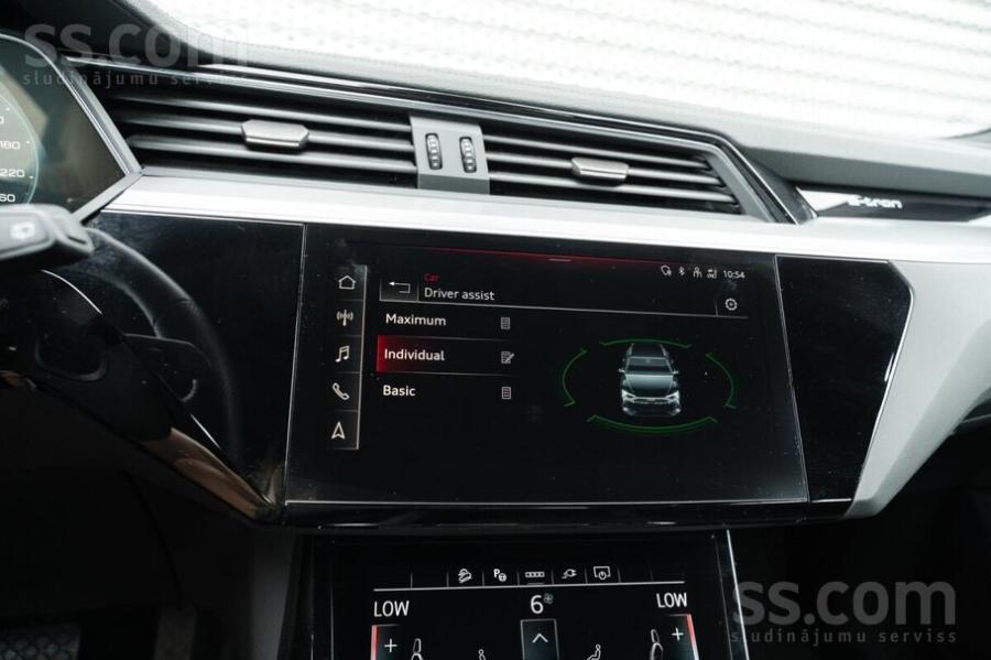 Grey Audi E-Tron 2023 in Riga, with an engine capacity of 0.00 L and mileage of 78 thousand km for 38150 €, photo 26 on AUTOMOTO.COM.LV