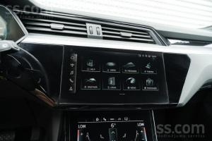 Grey Audi E-Tron 2023 in Riga, with an engine capacity of 0.00 L and mileage of 78 thousand km for 38150 €, photo 29 on AUTOMOTO.COM.LV