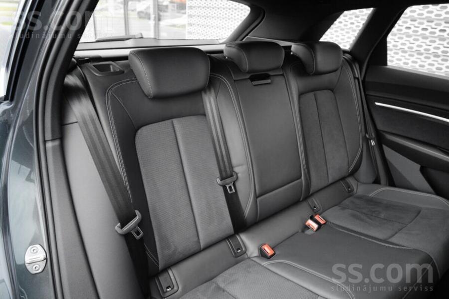 Grey Audi E-Tron 2023 in Riga, with an engine capacity of 0.00 L and mileage of 78 thousand km for 38150 €, photo 33 on AUTOMOTO.COM.LV