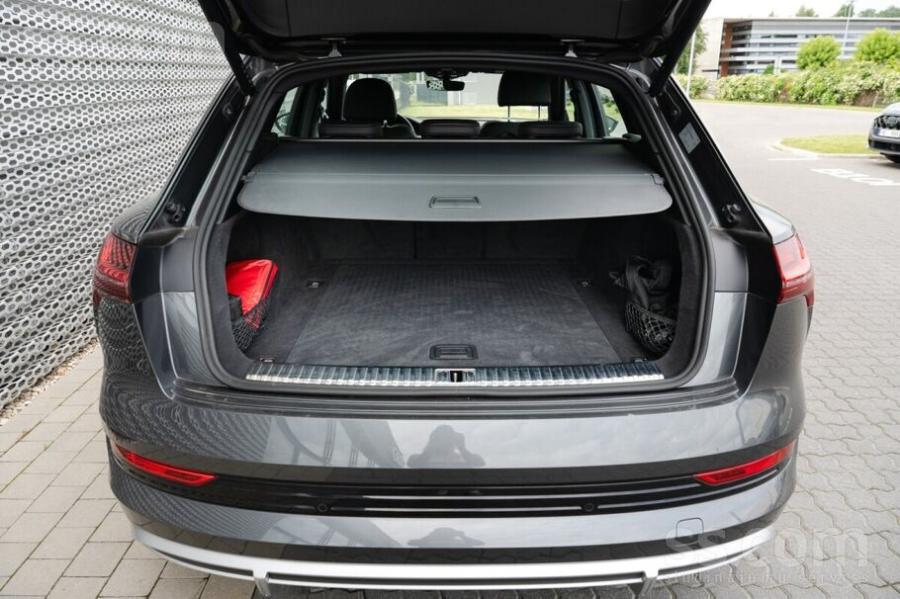 Grey Audi E-Tron 2023 in Riga, with an engine capacity of 0.00 L and mileage of 78 thousand km for 38150 €, photo 35 on AUTOMOTO.COM.LV