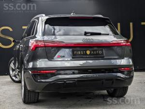 Pelēks Audi E-Tron 2023 Tukums, ar dzinēja tilpumu 0.00 L un nobraukumu 52 tūkst. km par 49990 €, foto 4 vietnē AUTOMOTO.COM.LV
