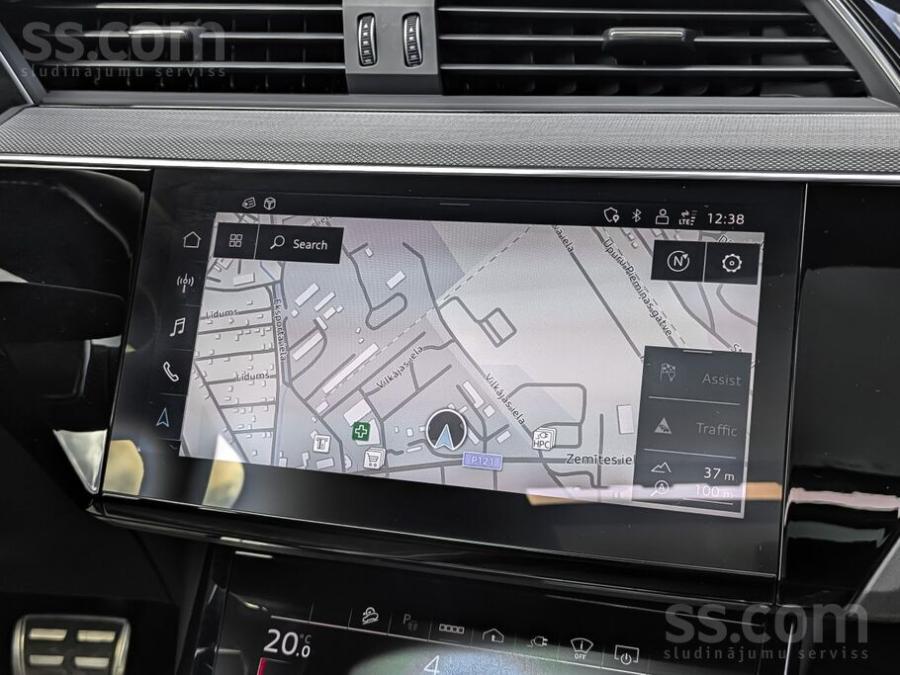 Pelēks Audi E-Tron 2023 Tukums, ar dzinēja tilpumu 0.00 L un nobraukumu 52 tūkst. km par 49990 €, foto 10 vietnē AUTOMOTO.COM.LV