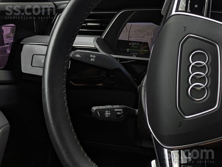Pelēks Audi E-Tron 2023 Tukums, ar dzinēja tilpumu 0.00 L un nobraukumu 52 tūkst. km par 49990 €, foto 11 vietnē AUTOMOTO.COM.LV