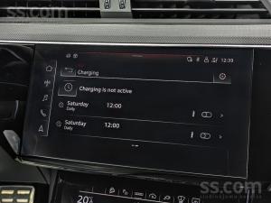 Pelēks Audi E-Tron 2023 Tukums, ar dzinēja tilpumu 0.00 L un nobraukumu 52 tūkst. km par 49990 €, foto 13 vietnē AUTOMOTO.COM.LV