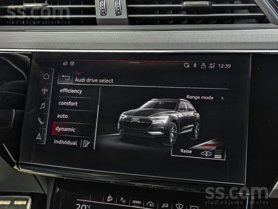 Pelēks Audi E-Tron 2023 Tukums, ar dzinēja tilpumu 0.00 L un nobraukumu 52 tūkst. km par 49990 €, foto 22 vietnē AUTOMOTO.COM.LV