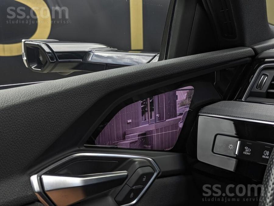 Pelēks Audi E-Tron 2023 Tukums, ar dzinēja tilpumu 0.00 L un nobraukumu 52 tūkst. km par 49990 €, foto 24 vietnē AUTOMOTO.COM.LV