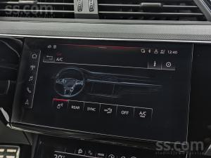 Pelēks Audi E-Tron 2023 Tukums, ar dzinēja tilpumu 0.00 L un nobraukumu 52 tūkst. km par 49990 €, foto 26 vietnē AUTOMOTO.COM.LV