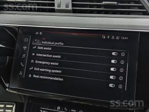 Pelēks Audi E-Tron 2023 Tukums, ar dzinēja tilpumu 0.00 L un nobraukumu 52 tūkst. km par 49990 €, foto 31 vietnē AUTOMOTO.COM.LV