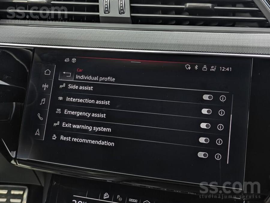 Pelēks Audi E-Tron 2023 Tukums, ar dzinēja tilpumu 0.00 L un nobraukumu 52 tūkst. km par 49990 €, foto 31 vietnē AUTOMOTO.COM.LV