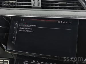 Pelēks Audi E-Tron 2023 Tukums, ar dzinēja tilpumu 0.00 L un nobraukumu 52 tūkst. km par 49990 €, foto 32 vietnē AUTOMOTO.COM.LV