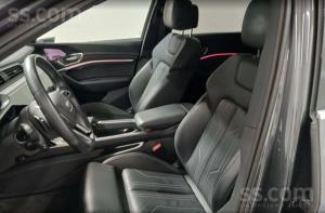 Grey Audi E-Tron 2023 in Tukums, with an engine capacity of 0.00 L and mileage of 132 thousand km for 39990 €, photo 4 on AUTOMOTO.COM.LV
