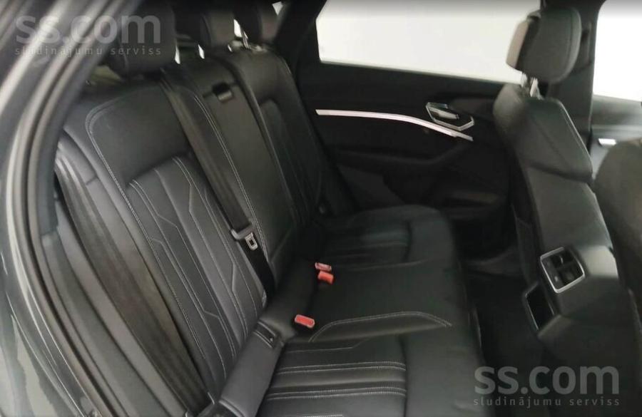 Grey Audi E-Tron 2023 in Tukums, with an engine capacity of 0.00 L and mileage of 132 thousand km for 39990 €, photo 5 on AUTOMOTO.COM.LV