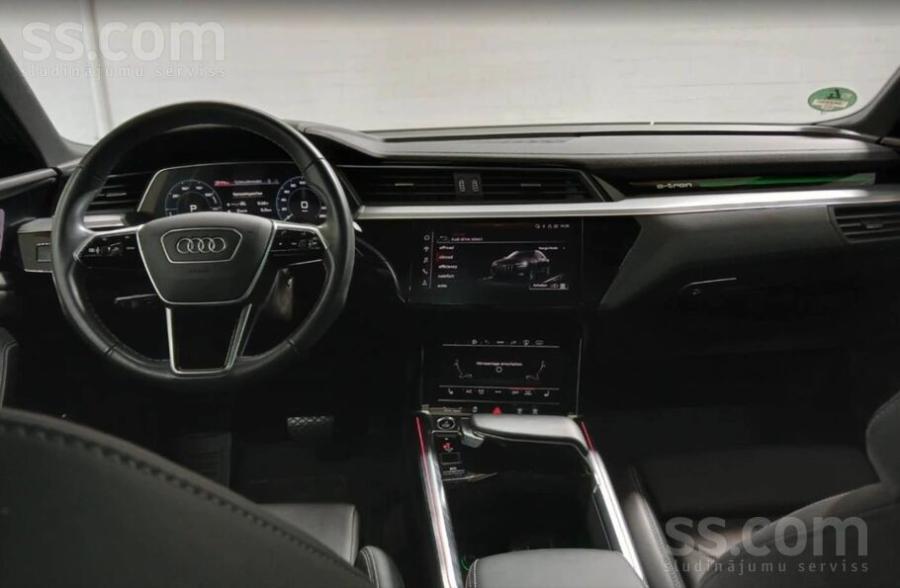 Grey Audi E-Tron 2023 in Tukums, with an engine capacity of 0.00 L and mileage of 132 thousand km for 39990 €, photo 6 on AUTOMOTO.COM.LV