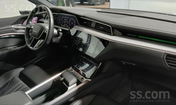 Grey Audi E-Tron 2023 in Tukums, with an engine capacity of 0.00 L and mileage of 132 thousand km for 39990 €, photo 7 on AUTOMOTO.COM.LV