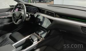 Grey Audi E-Tron 2023 in Tukums, with an engine capacity of 0.00 L and mileage of 132 thousand km for 39990 €, photo 8 on AUTOMOTO.COM.LV