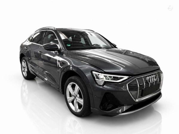 Серый Ауди E-Tron 2023 в Вильнюс, объемом двигателя 0.00 л и пробегом 54 тыс. км за 36490 €, фото 1 на AUTOMOTO.COM.LV
