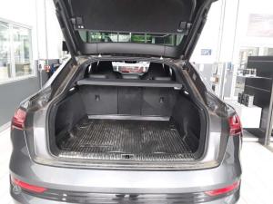 Pelēks Audi E-Tron 2023 Viļņa, ar dzinēja tilpumu 0.00 L un nobraukumu 54 tūkst. km par 36490 €, foto 6 vietnē AUTOMOTO.COM.LV