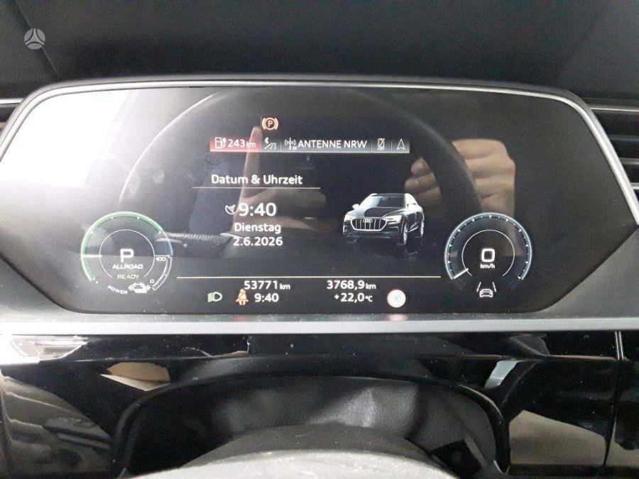 Pelēks Audi E-Tron 2023 Viļņa, ar dzinēja tilpumu 0.00 L un nobraukumu 54 tūkst. km par 36490 €, foto 9 vietnē AUTOMOTO.COM.LV