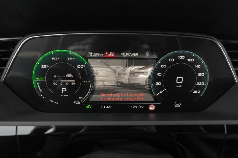 Grey Audi E-Tron 2023 in Vilnius, with an engine capacity of 0.00 L and mileage of 48 thousand km for 38300 €, photo 21 on AUTOMOTO.COM.LV