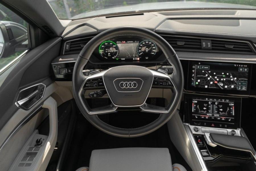Grey Audi E-Tron 2023 in Vilnius, with an engine capacity of 0.00 L and mileage of 48 thousand km for 38300 €, photo 25 on AUTOMOTO.COM.LV