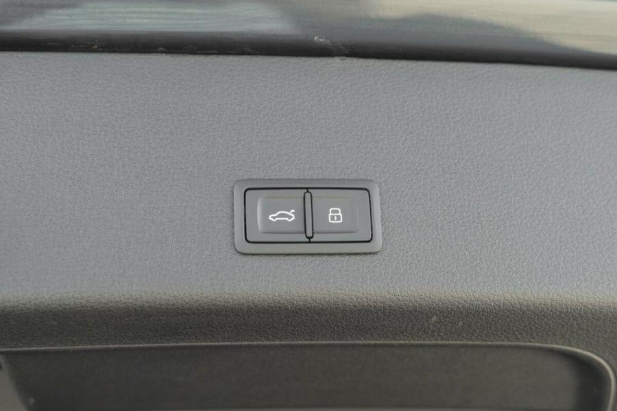 Grey Audi E-Tron 2023 in Vilnius, with an engine capacity of 0.00 L and mileage of 48 thousand km for 38300 €, photo 27 on AUTOMOTO.COM.LV