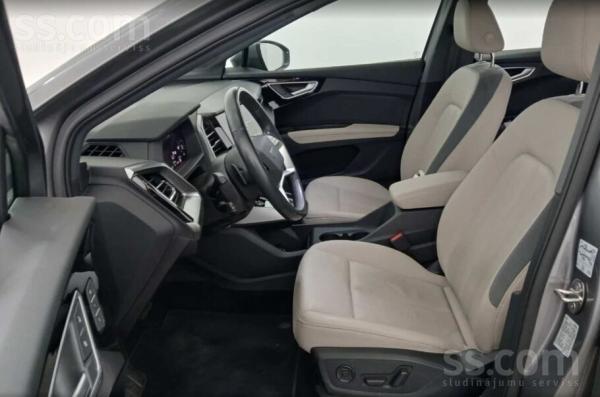 Pelēks Audi E-Tron 2023 Tukums, ar dzinēja tilpumu 0.00 L un nobraukumu 54 tūkst. km par 33990 €, foto 4 vietnē AUTOMOTO.COM.LV