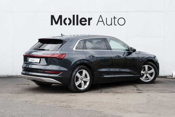 Pelēks Audi E-Tron 2023 Rīga, ar dzinēja tilpumu 0.00 L un nobraukumu 37 tūkst. km par 38900 €, foto 5 vietnē AUTOMOTO.COM.LV