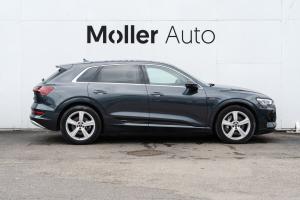 Grey Audi E-Tron 2023 in Riga, with an engine capacity of 0.00 L and mileage of 37 thousand km for 38900 €, photo 6 on AUTOMOTO.COM.LV