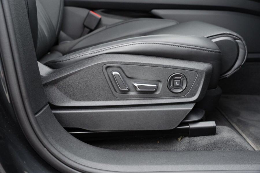 Grey Audi E-Tron 2023 in Riga, with an engine capacity of 0.00 L and mileage of 37 thousand km for 38900 €, photo 9 on AUTOMOTO.COM.LV