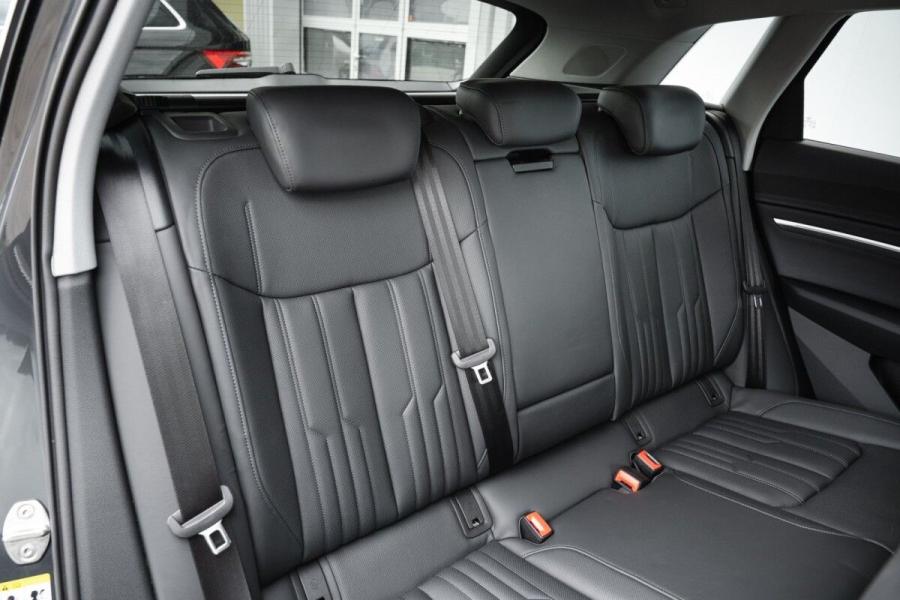 Grey Audi E-Tron 2023 in Riga, with an engine capacity of 0.00 L and mileage of 37 thousand km for 38900 €, photo 11 on AUTOMOTO.COM.LV